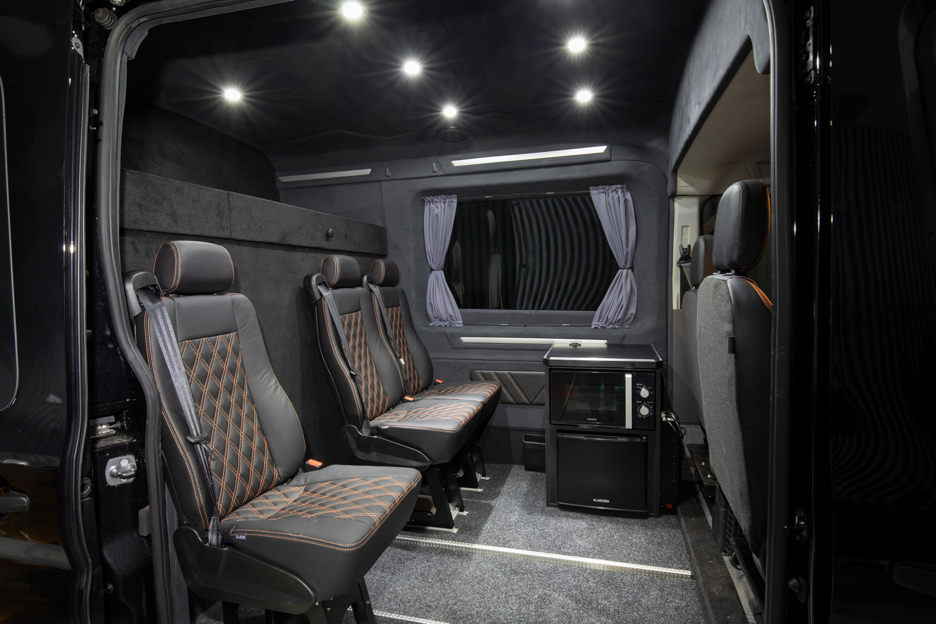 Carsport - Ford Transit retkeilyauto